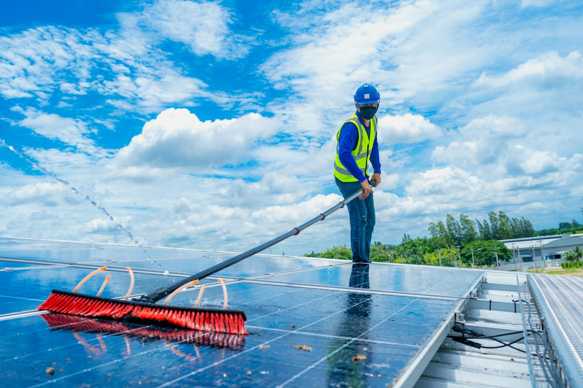 Toronto's Premier Solar Panel Cleaning Services - Skypole
