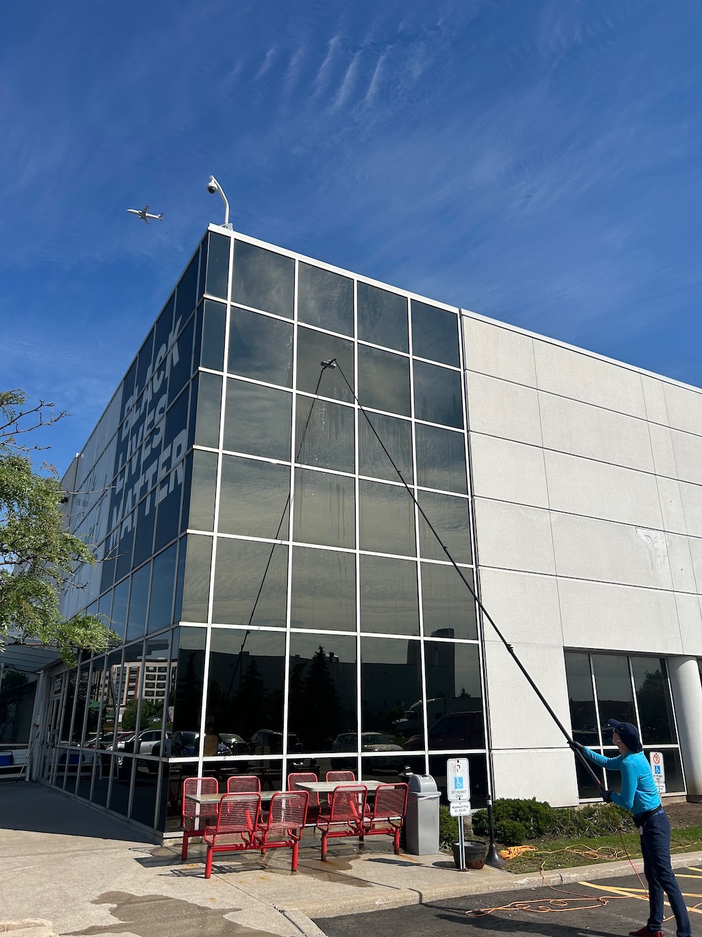 Commercial Window Cleaning at 6885 Kennedy Road, Mississauga